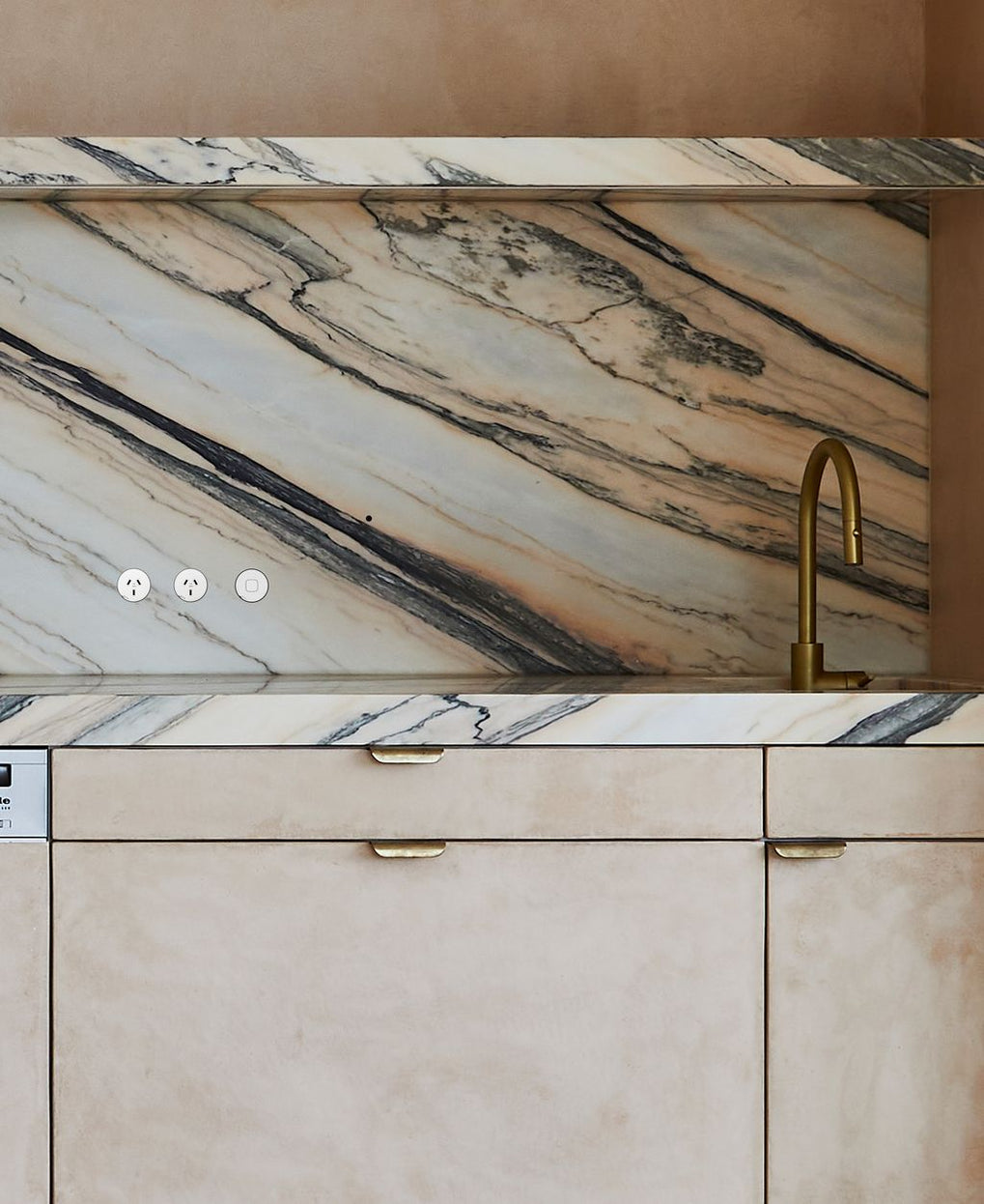 ZETR 48 Round Switch | ZETR 48 Circle Switch — Powerpoints and Switches